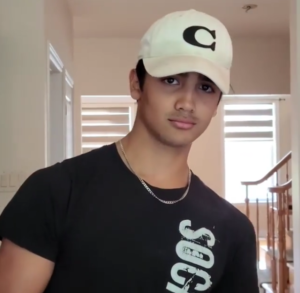 Macam model Ryan ni. Senyum tu cair weh. Manis handsome sungguh ...