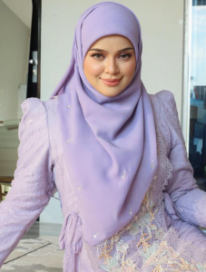 Cantiknya rumah kayu Bellaz, nampak klasik sangat.. ” - Netizen ...