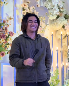 Sedap Merrah nyanyi lagu ni. Macam ni lah bunyinya kalau Dato’ Awie ...